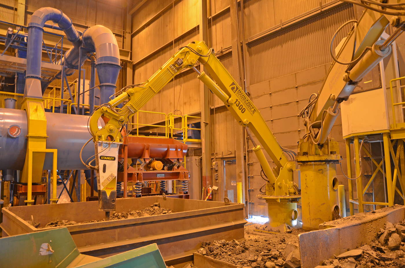 Builtrite Model 1300-SE | Material handling loaders for all needs