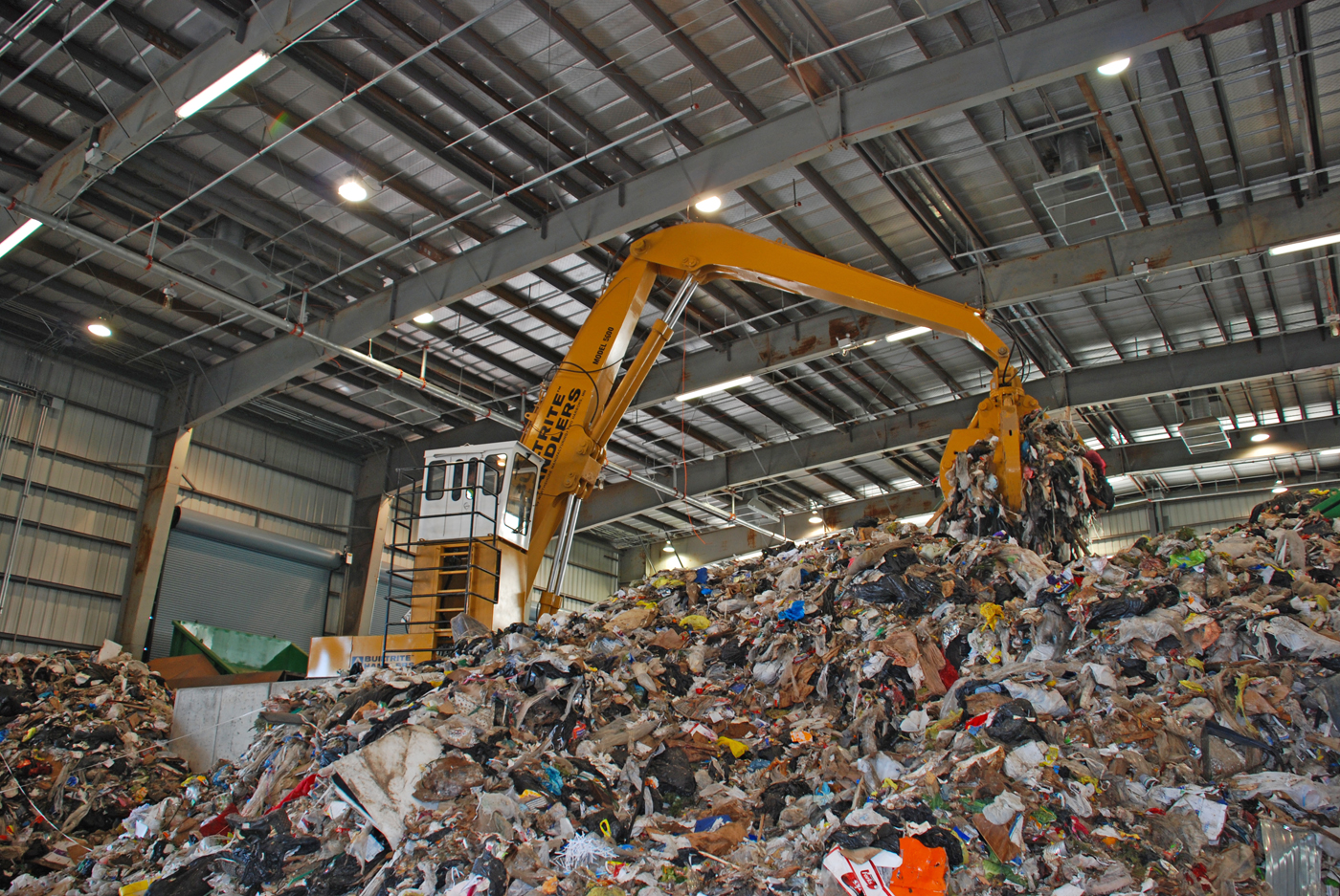 Builtrite Model 5600-SE | Material handling loaders for all needs